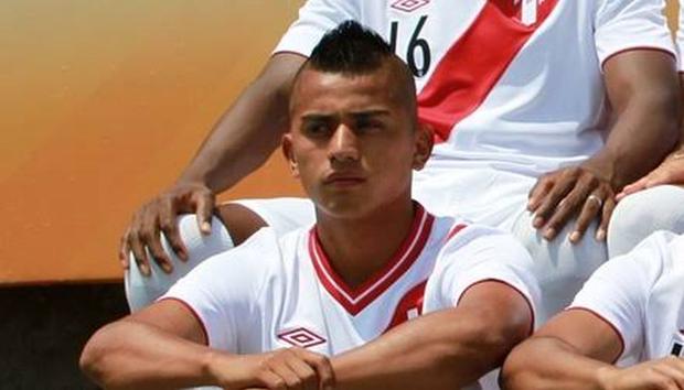 Universitario | Diego Chávez recibió sus documentos y está listo para ...